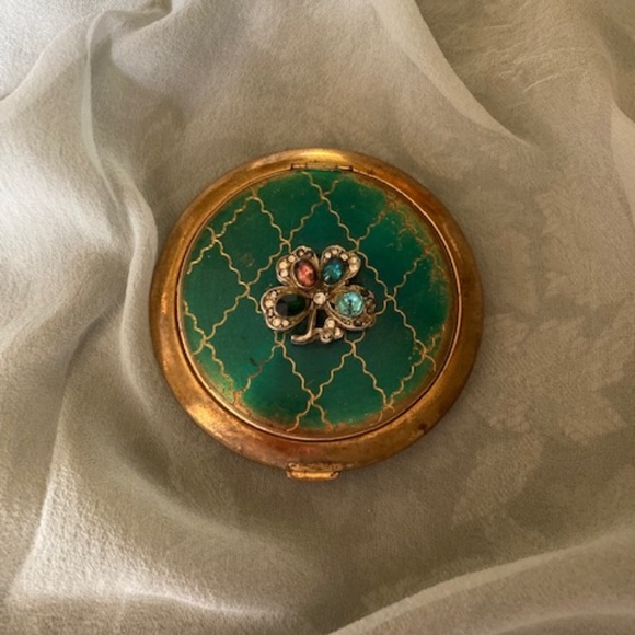 Vintage | Makeup | Vintage Powder Compact | Poshmark